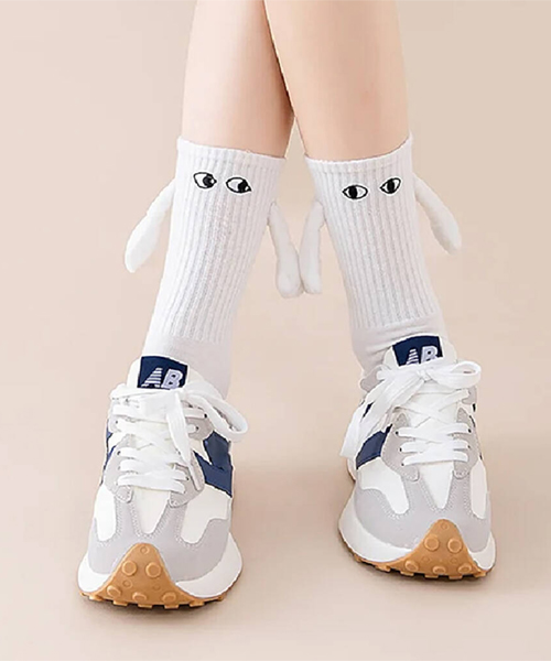 Magnetic Holding Hands Socks - ThingsFromMars.com