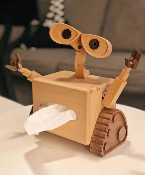 Retro Robot-Shaped Tissue Holder - ThingsFromMars.com